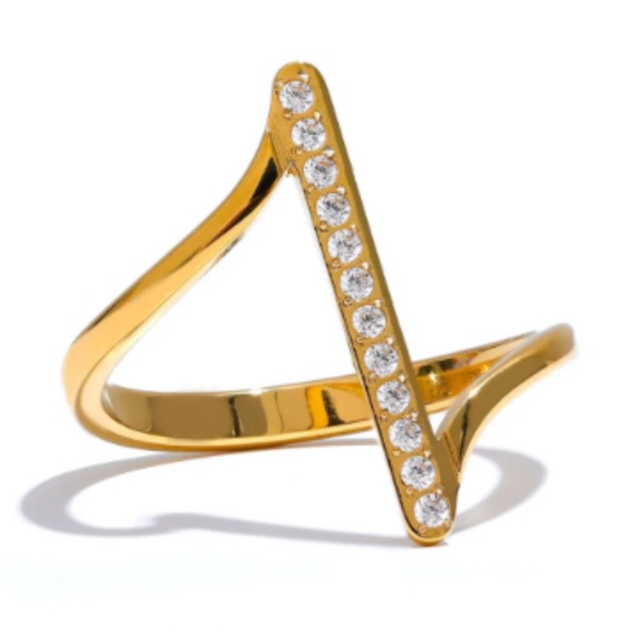 kelzposh | Jewelry | Geometric Twist Gold Ring Size 7 | Poshmark